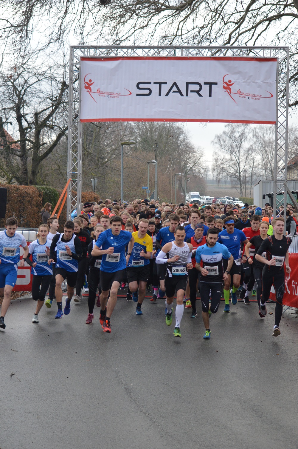 Ampen knackt 1.000er Marke – Größter Silvesterlauf Deutschlands